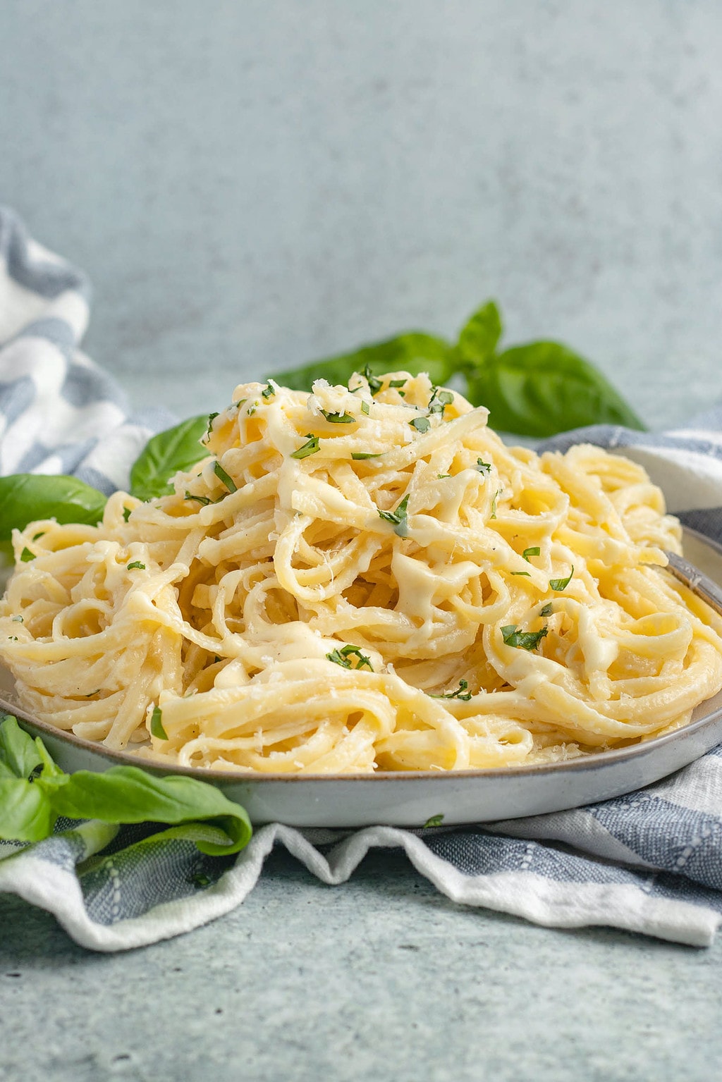 Alfredo Linguini with Homemade Alfredo Sauce - Easy Cheap Recipes
