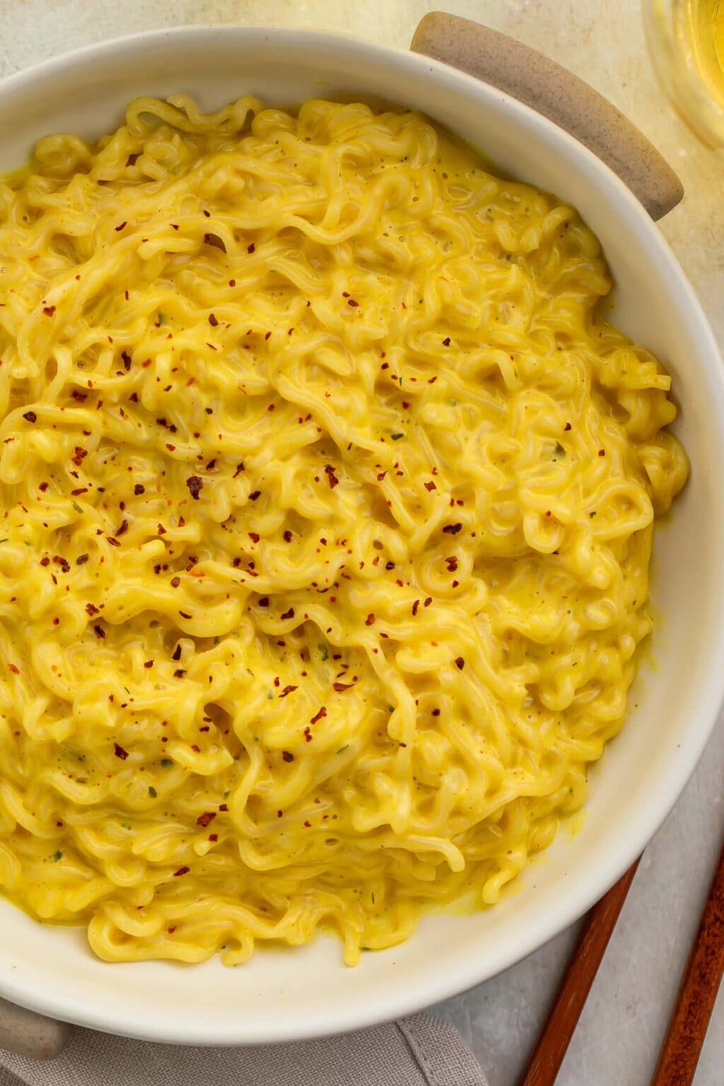 Easy Cheesy Ramen Noodles (Stovetop or Microwave) - Easy Cheap Recipes